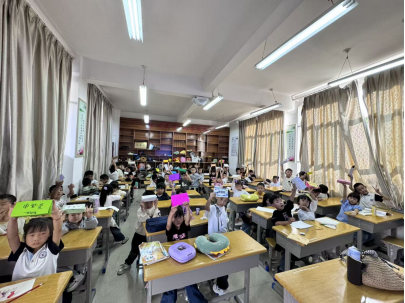 艺术持续浸润，美育深耕童心：艺传学院镇雄支教进行时-艺术与传媒学院-云南经济管理学院_应用型本科院校